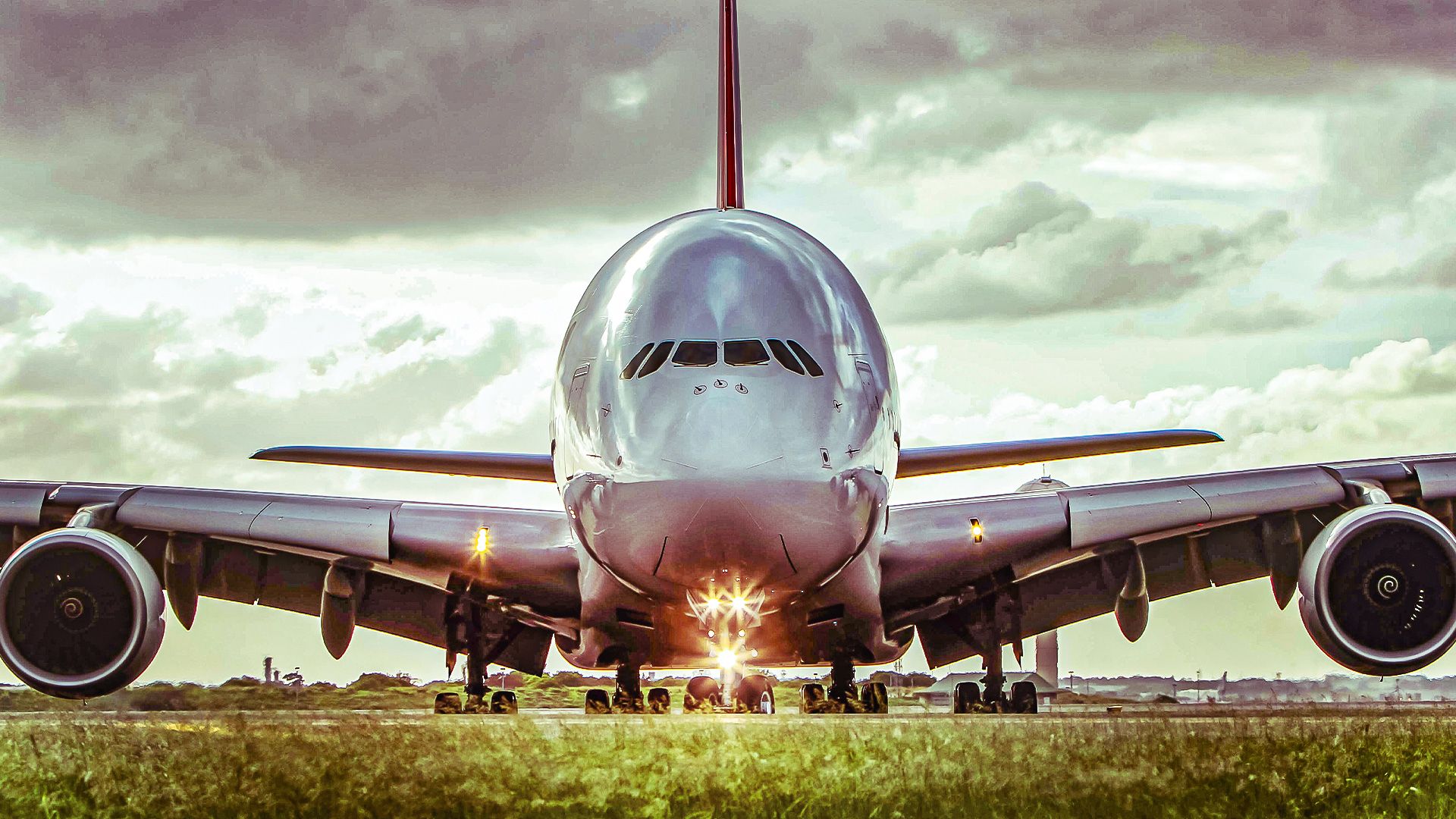 Rolls-Royce built a jet engine so powerful that it forced a redesign of ...