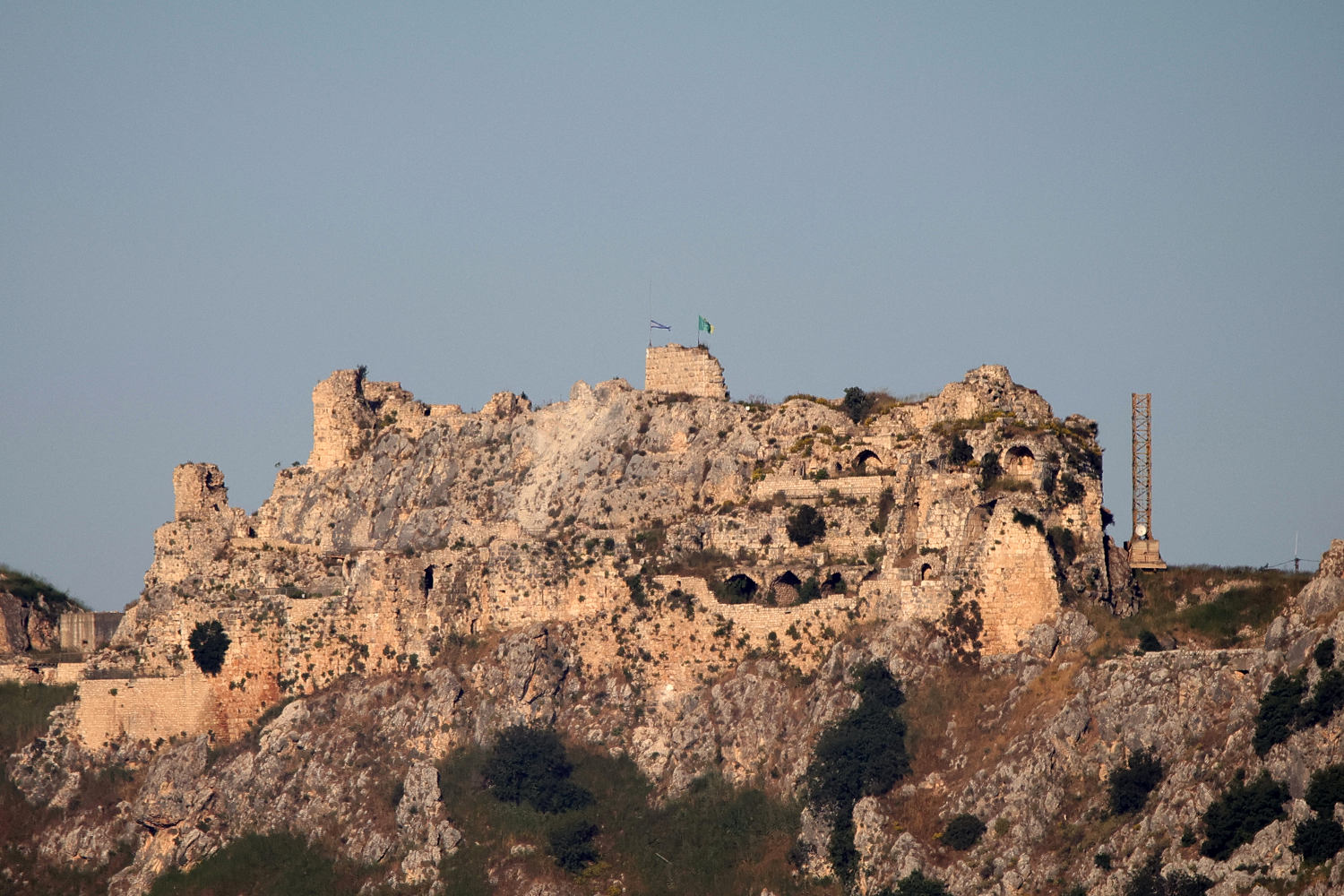 Israel captures a key Lebanon site, crossing Litani River in deepest ...