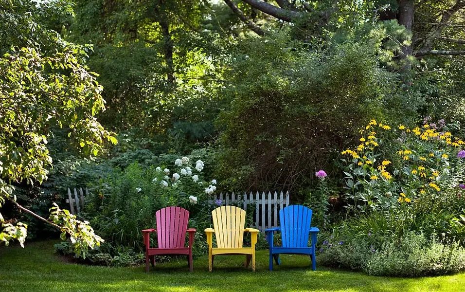 Adirondack chairs that feel like a hug