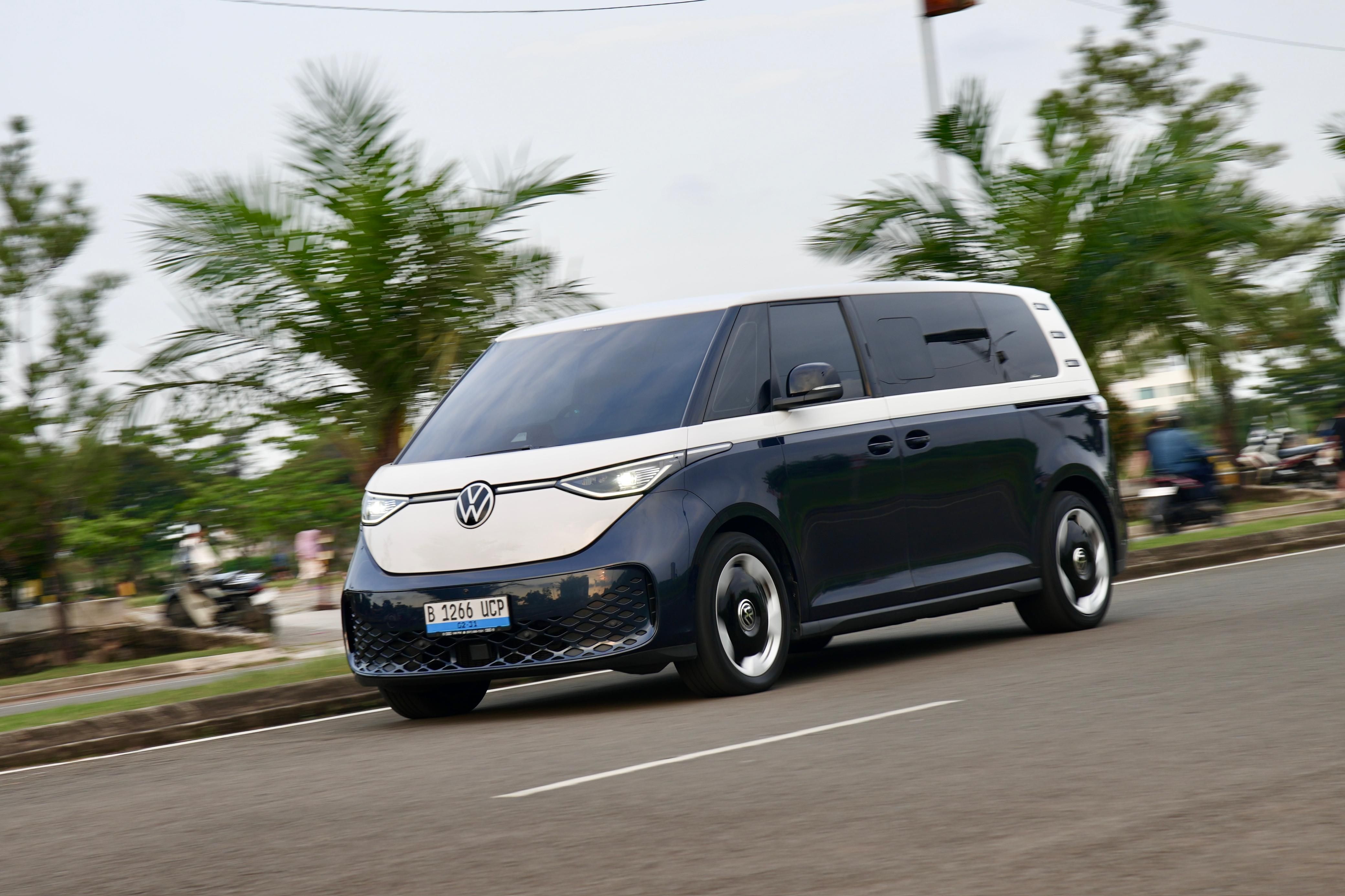 Adu kencang MPV listrik Rp 1 miliar lebih, XPENG X9 vs VW ID. Buzz