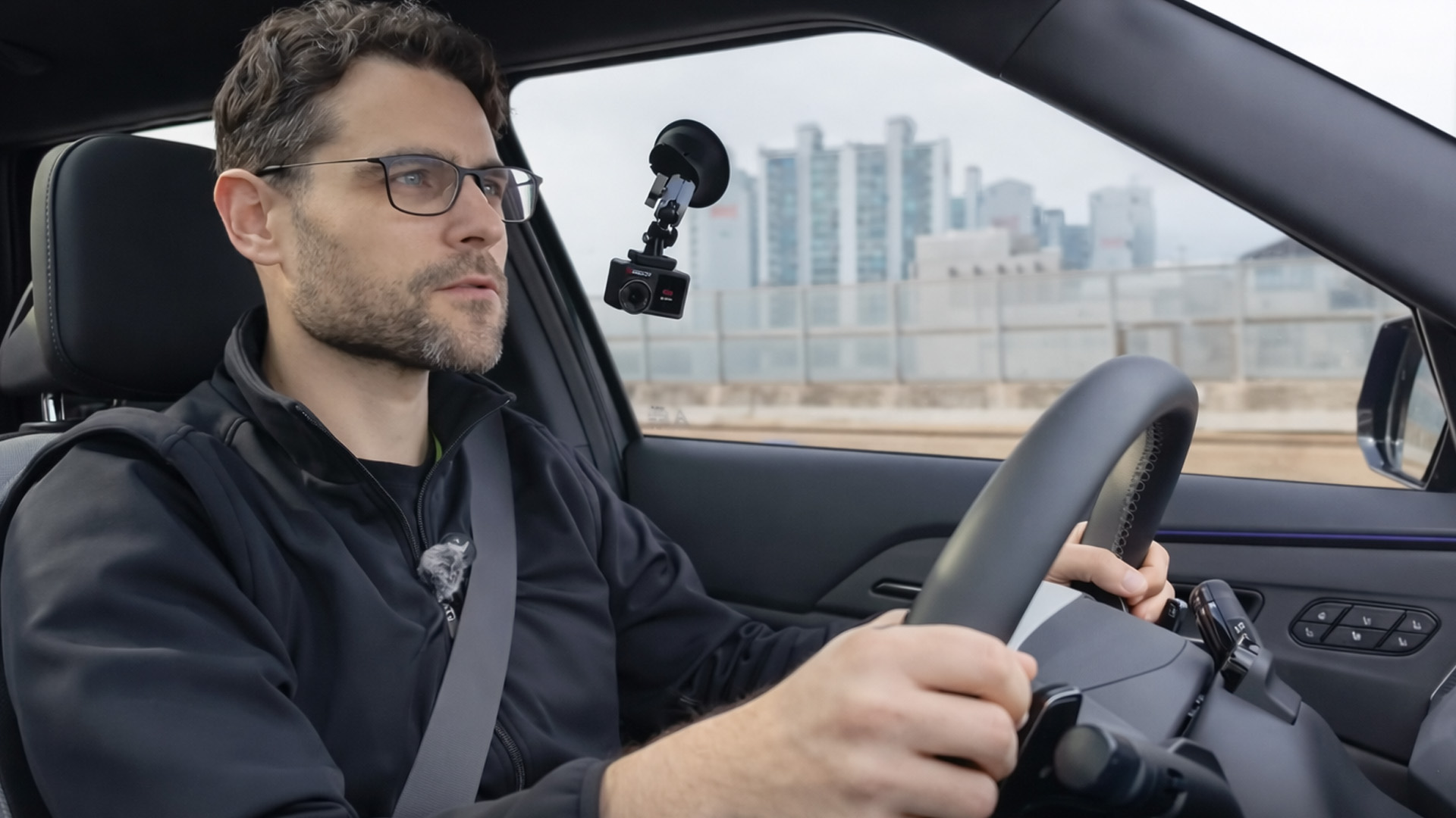 Charakter des Kia EV5 als Elektroauto auf der Straße kennenlernen