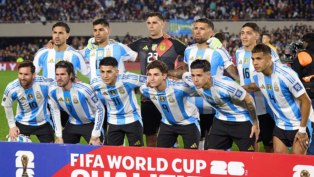 Paredes injury and Messi fitness cloud Argentina's World Cup prep