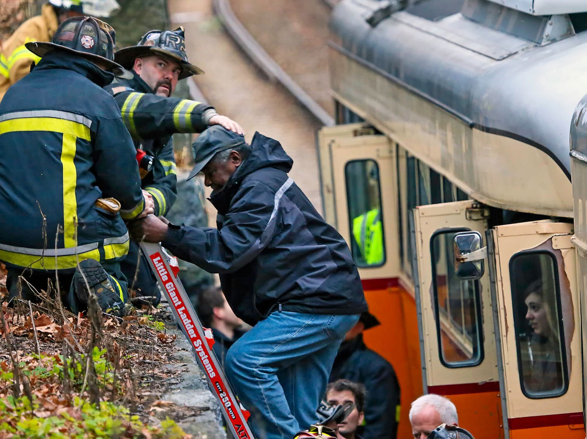 Funeral today for fallen Boston firefighter Robert Kilduff Jr.: Watch ...