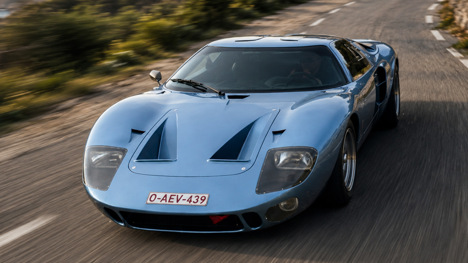 What does a 1968 Ford GT40 actually feel like to drive?