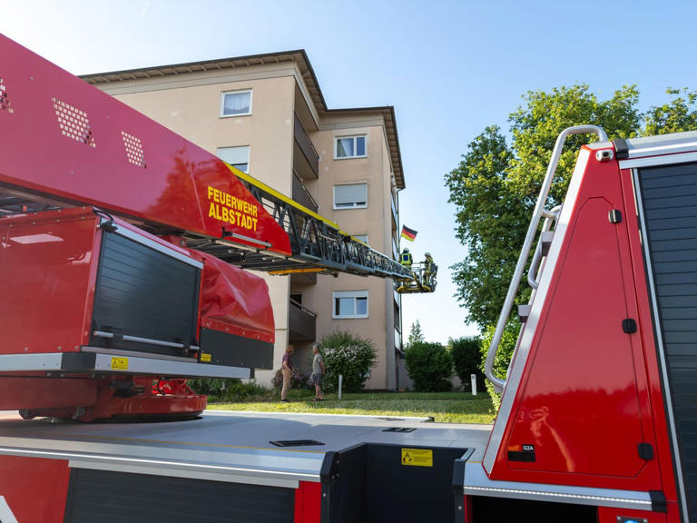Gasgrill brennt auf Balkon: Mann wird leicht verletzt
