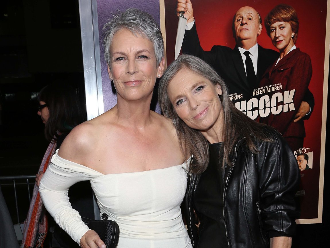"Friend and confidante": Jamie Lee Curtis mourns sister Kelly