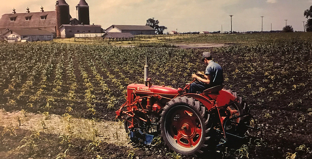 20 old-school photos showing real life on the farm