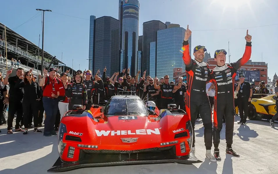 Cadillac and Corvette clinch chaotic Detroit double for GM