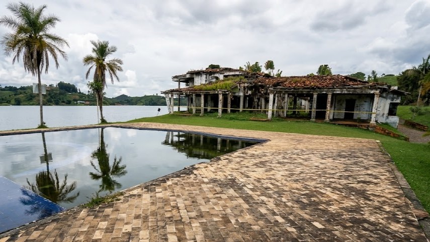 A cartel couldn't find him - so they burned his $10 million mansion ...