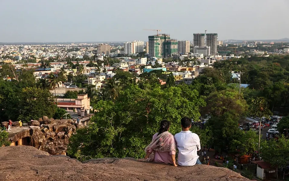 American couple's ₹10 lakh India trip sparks online debate