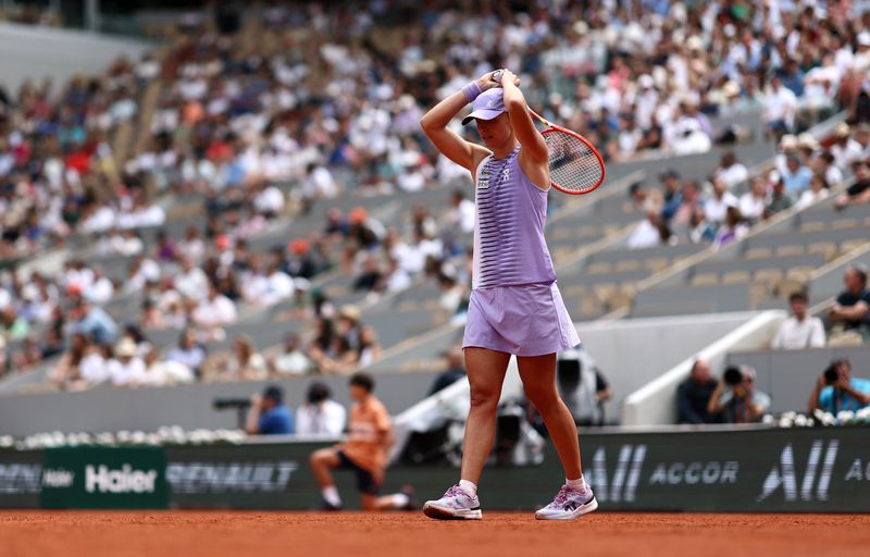 Tennis-Kostyuk compounds French Open chaos by crushing Swiatek, Fonseca ...
