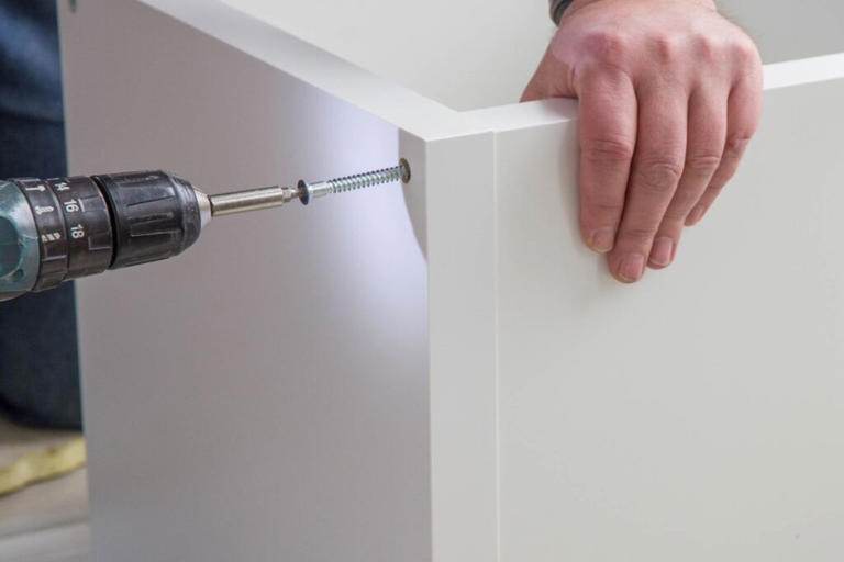 What time can builders legally start work on your neighbour’s house ...