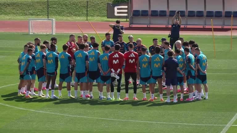 Spain hold first open training session ahead of FIFA World Cup