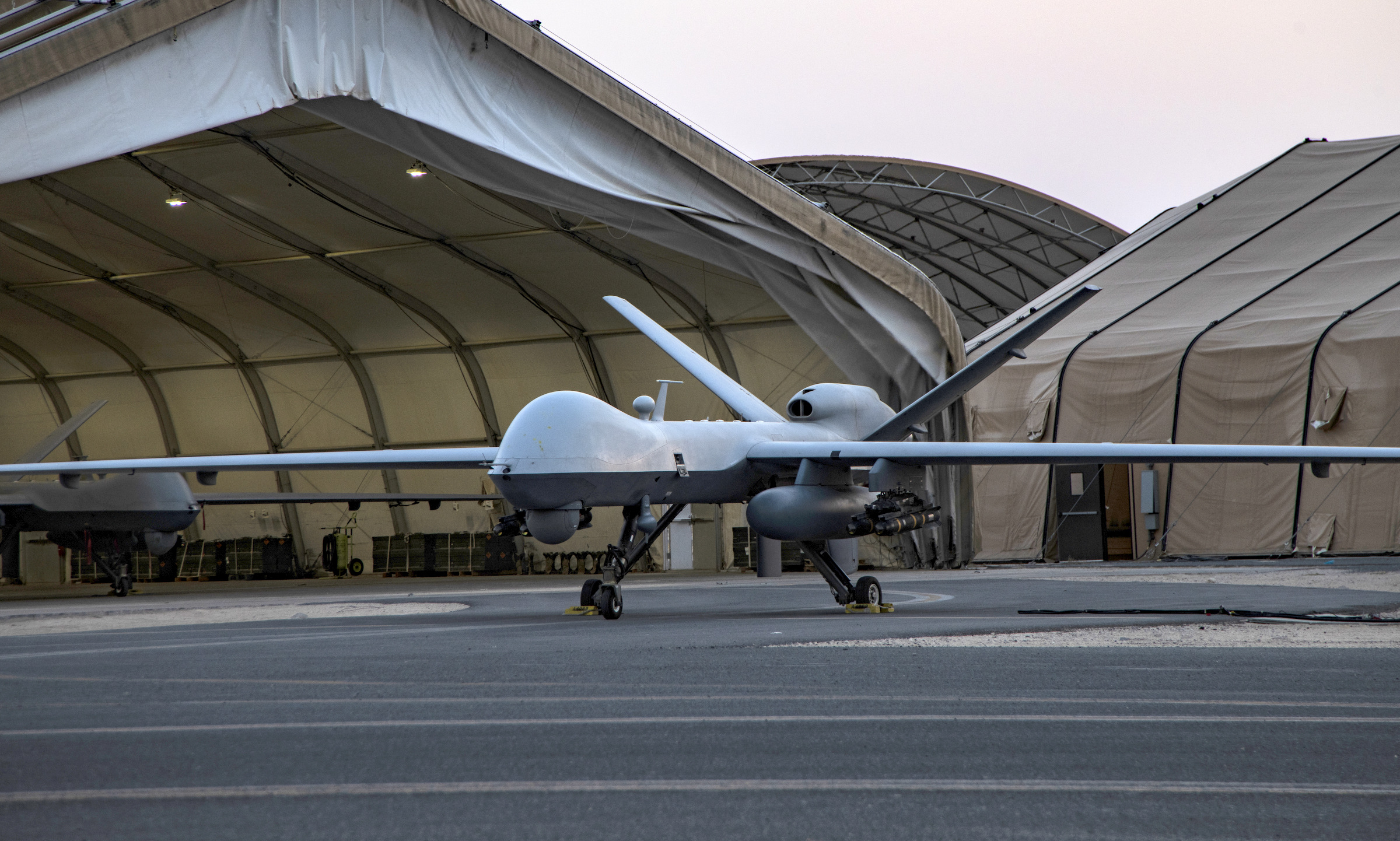 Mỹ có thể đã mất hai UAV 30 triệu USD vì mảnh vỡ tên lửa Iran