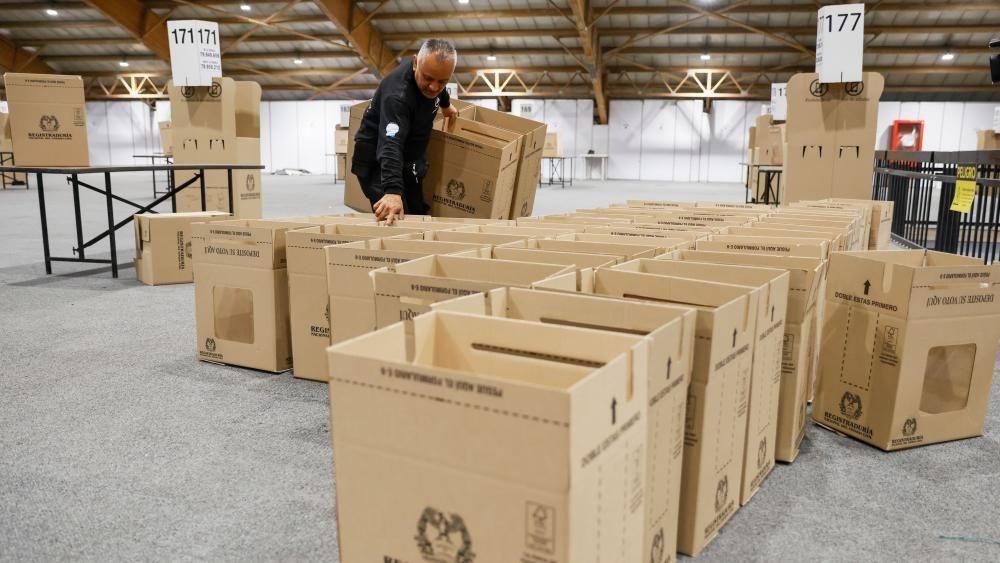Colombia votes in presidential election that could redefine relations ...
