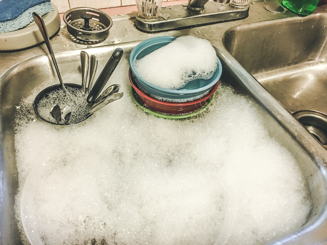 Frustrating household habits that drive your roommates or family ...