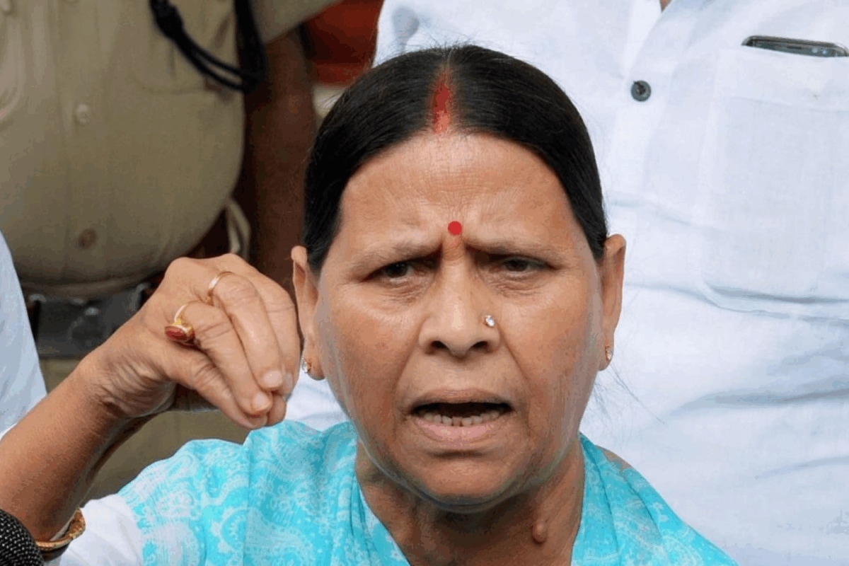 BJP-RJD bungalow row: Rabri Devi refuses to vacate 10 Circular Road ...
