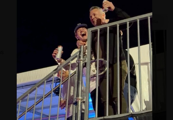 Beer-drinking on stage: CH players have fun at the Luke Combs concert