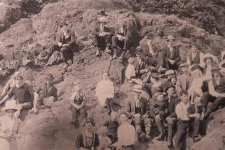 Proof time travel is real as 1917 photo contains mystery surfer man