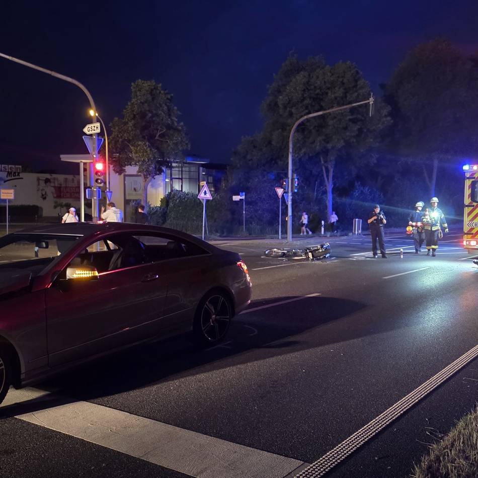 Motorradfahrer bei Zusammenstoß leicht verletzt