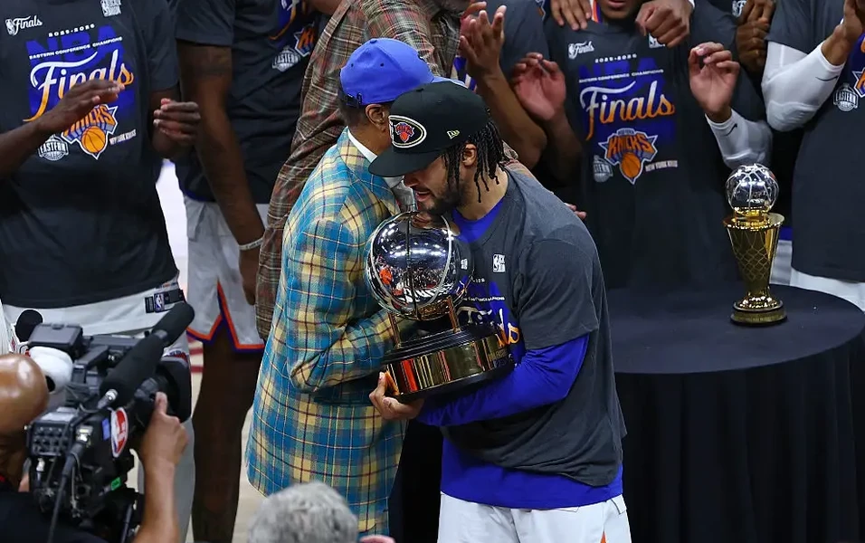 Knicks sweep Cavs to set up Finals rematch with Spurs