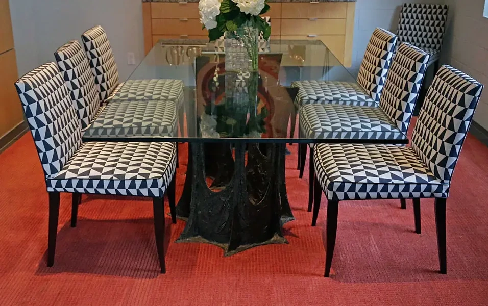 Chic dining chairs that blend comfort and style