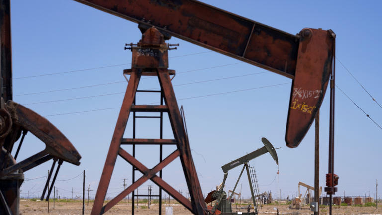 70-foot wastewater geyser reflects New Mexico’s latest oilfield challenge
