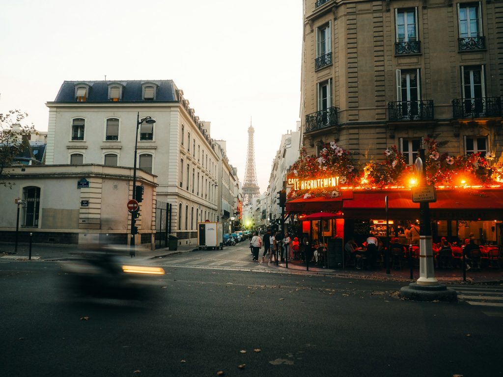 17 signs a popular destination is a total tourist trap