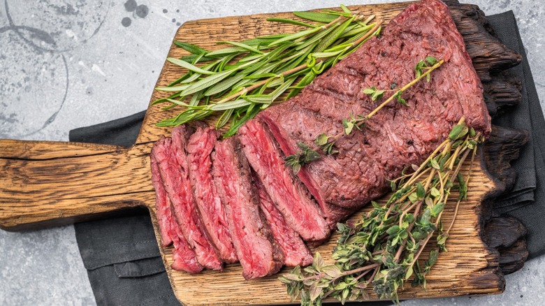 Sierra steak vs flank steak: Is there a difference between these 2 cuts?