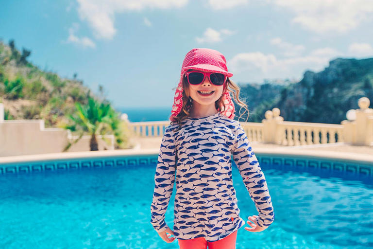 Les maillots anti-UV bannis pour cause de lutte contre le burkini