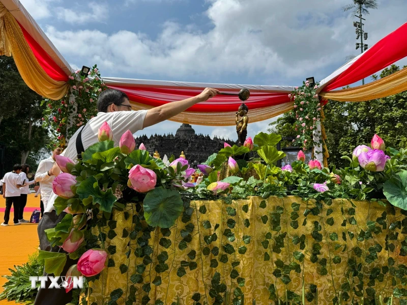 Đại lễ Vesak: Lễ rước Kirab Waisak và hành trình giác ngộ