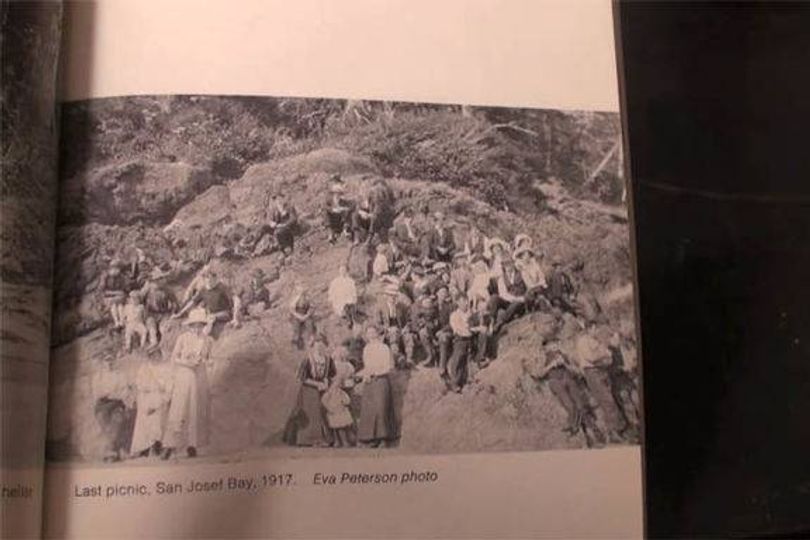 Proof time travel is real as 1917 photo contains mystery surfer man
