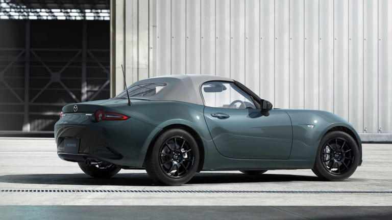 Mazda MX-5 Miata finally gets the green paint fans wanted