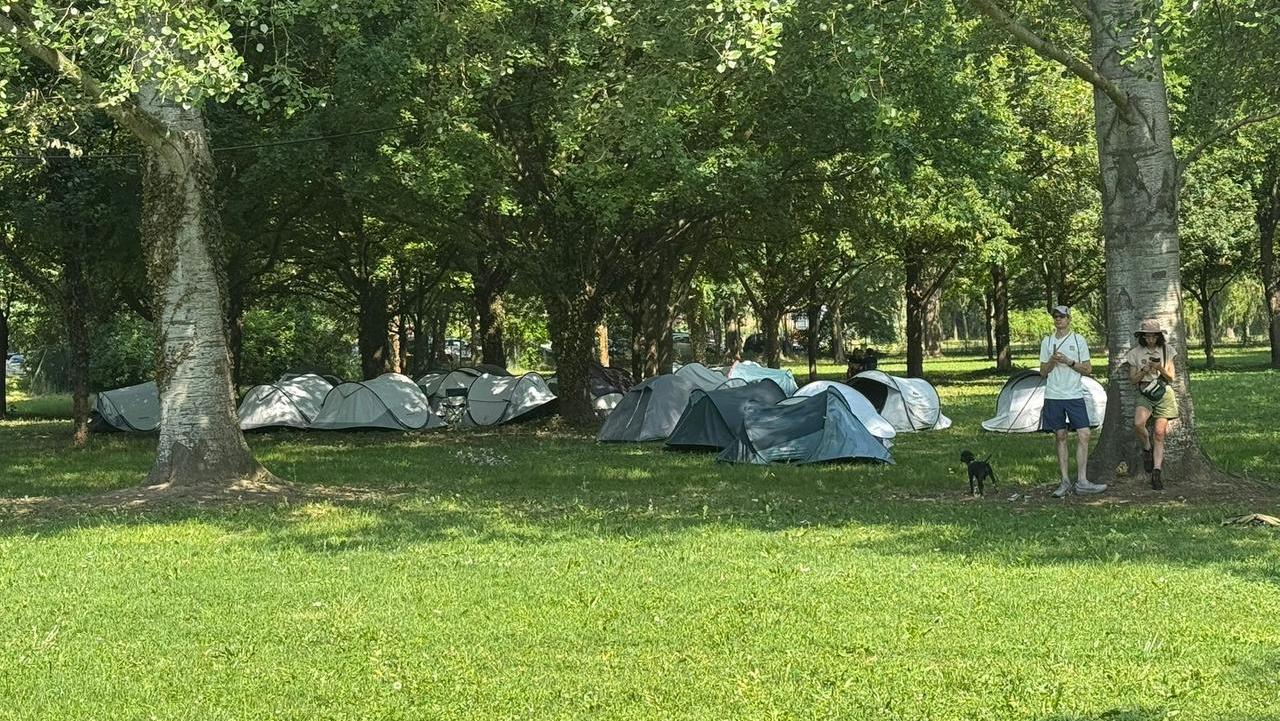 Vasco a Ferrara, i primi fan “prendono casa” in via Canapa