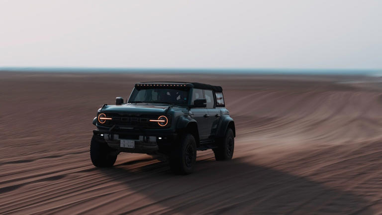 Why Ford is replacing thousands of Bronco roofs after parts could fly ...