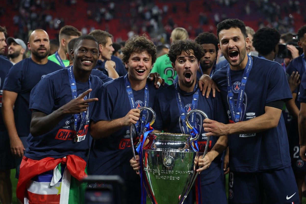Kapten PSG tunjukkan sikap respek kepada bek Arsenal yang nyaris mati ...