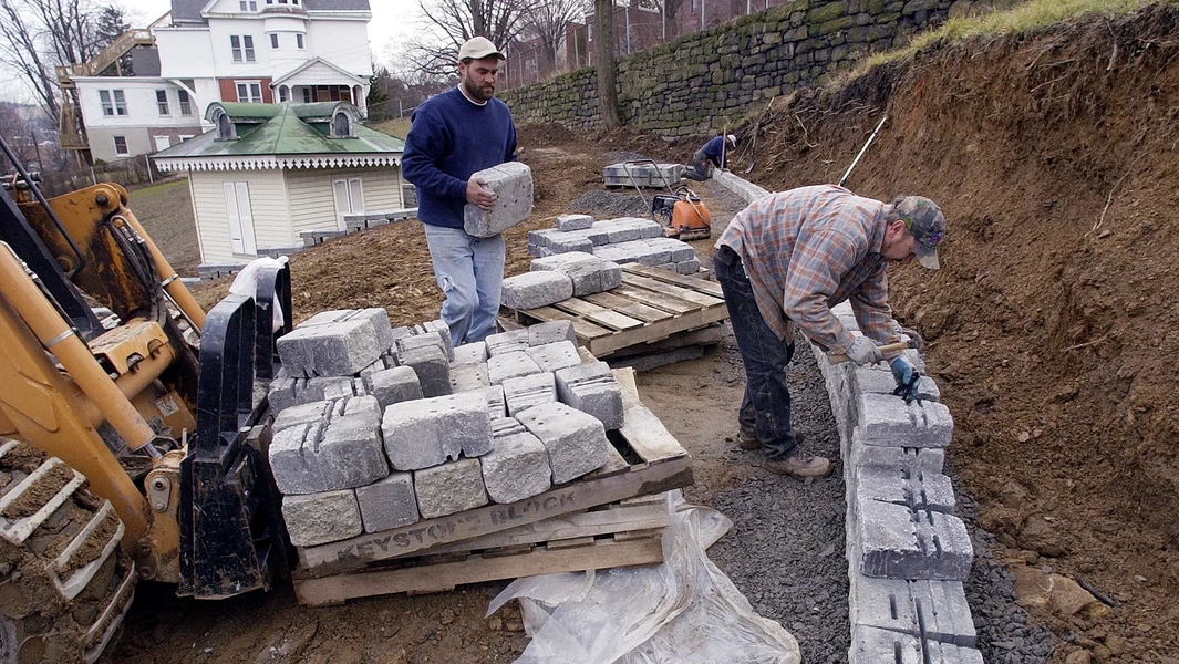 Retaining wall secrets for a lasting backyard upgrade