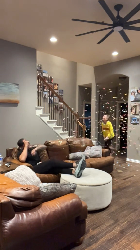 Smooth couple moment with balloons