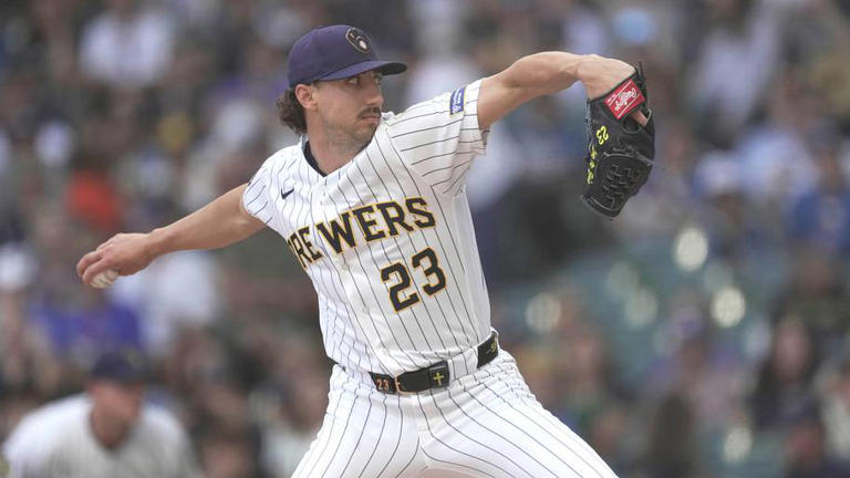 Brewers' Pat Murphy calls out rookie starter Brandon Sproat