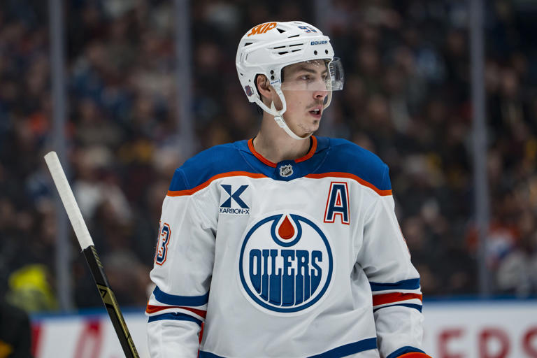 Oilers need to build their third line around Nugent-Hopkins