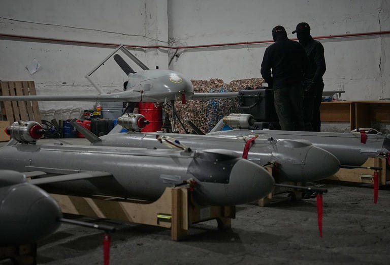 Ukraine hits Russian energy targets and denies striking Kremlin ...