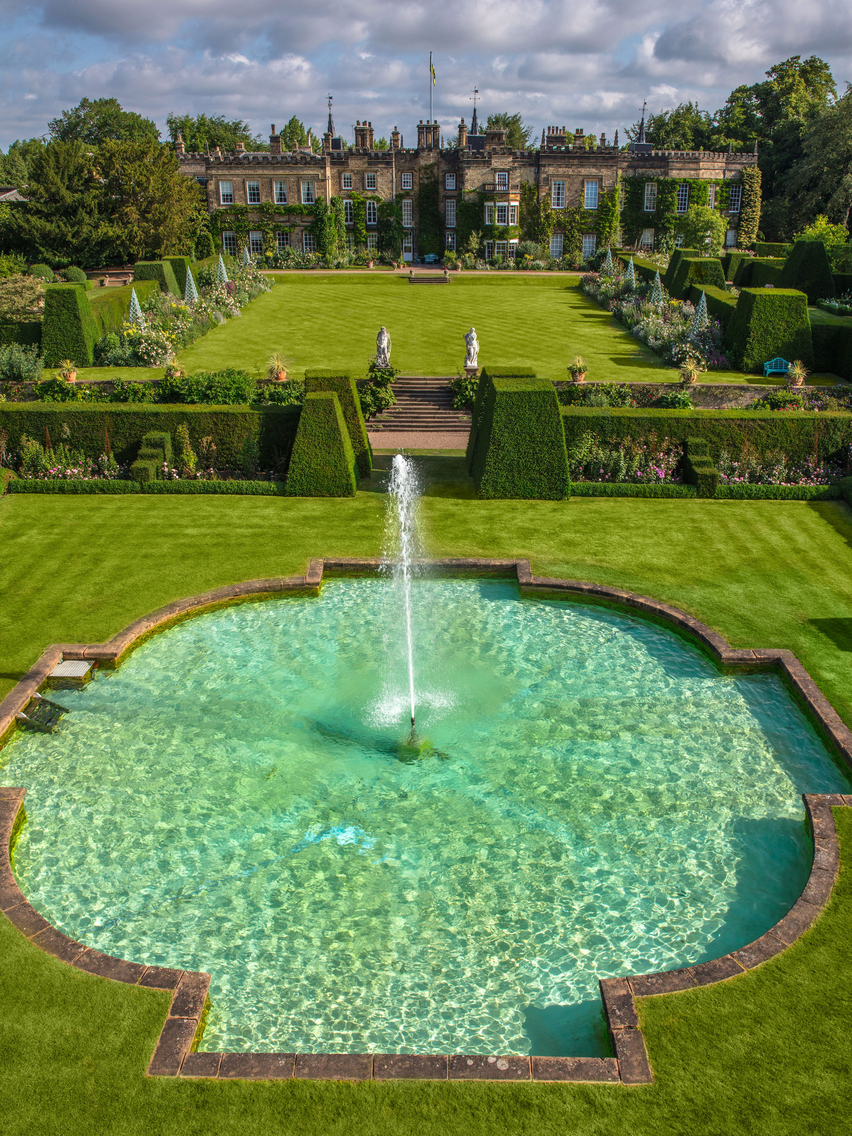 Renishaw Hall celebrates Tripadvisor Travellers’ Choice Award win for ...