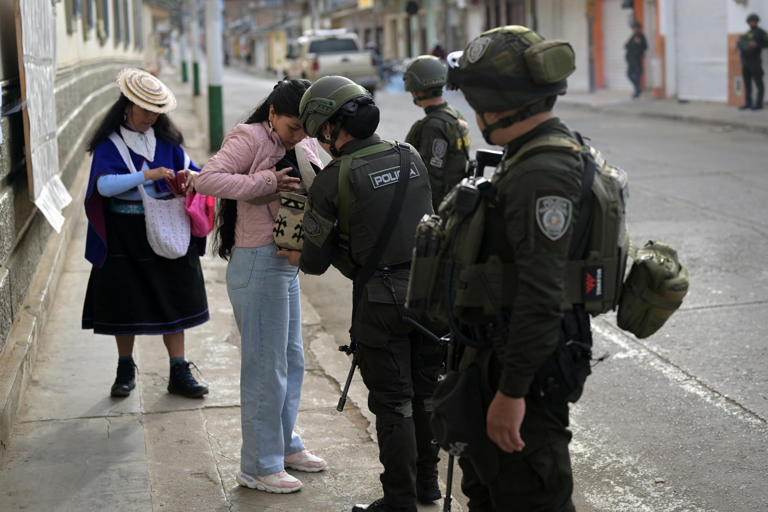 Colombia voters head to the polls for presidential elections: Cepeda ...