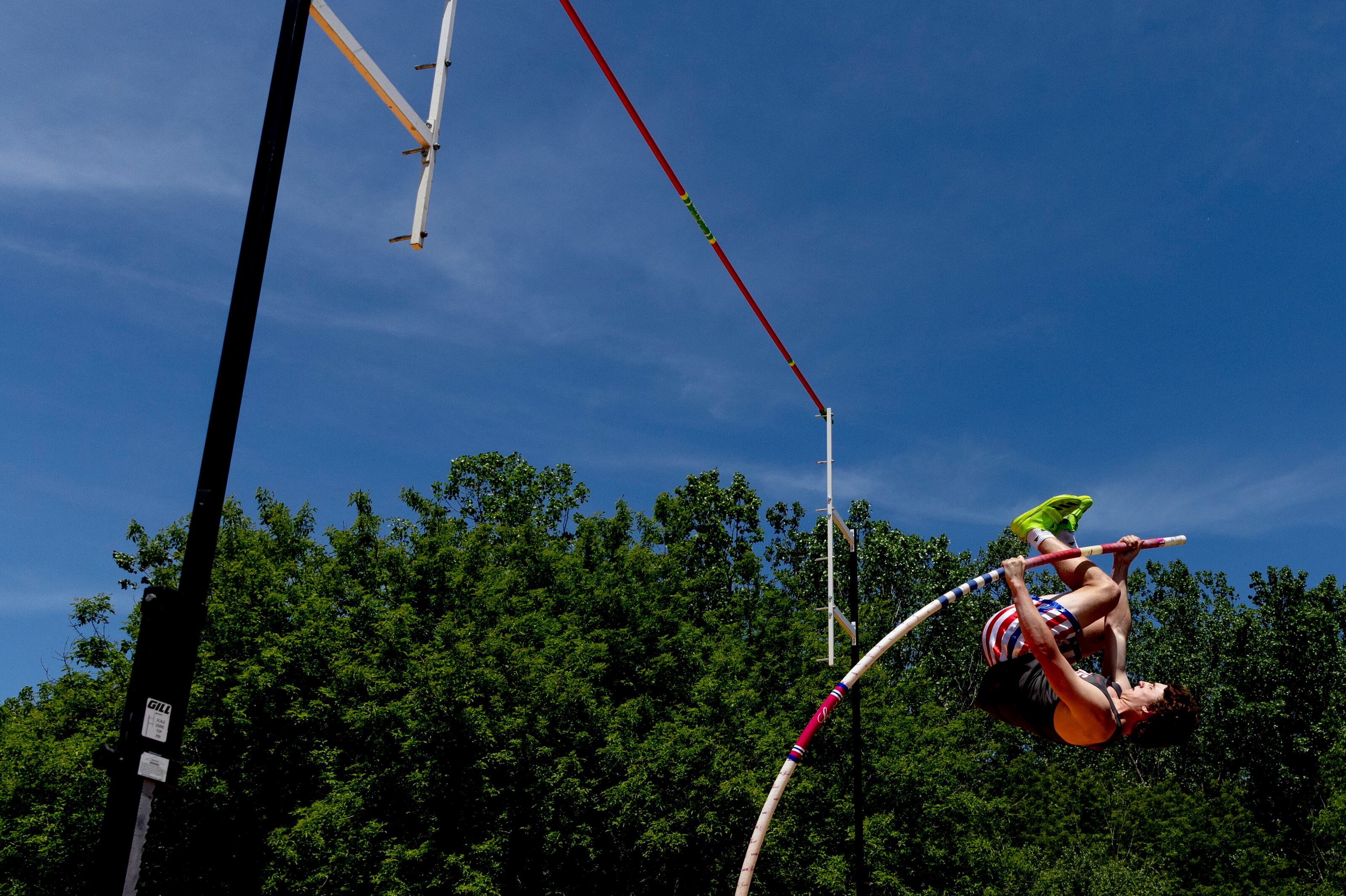 Like a boss: Spring Lake pole vaulter takes charge in state title win
