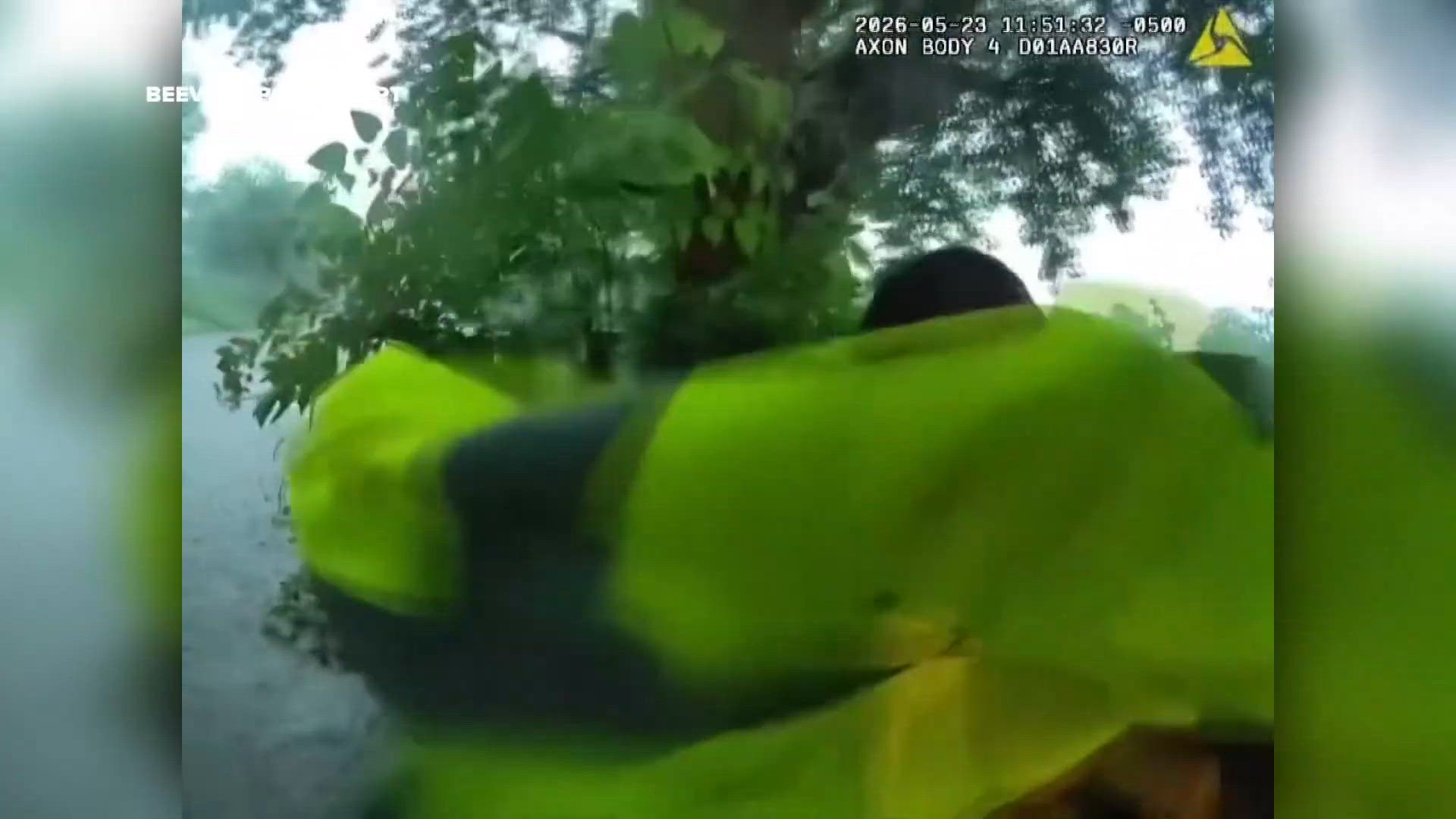 Dramatic video shows officers rescuing a family and baby from rising ...
