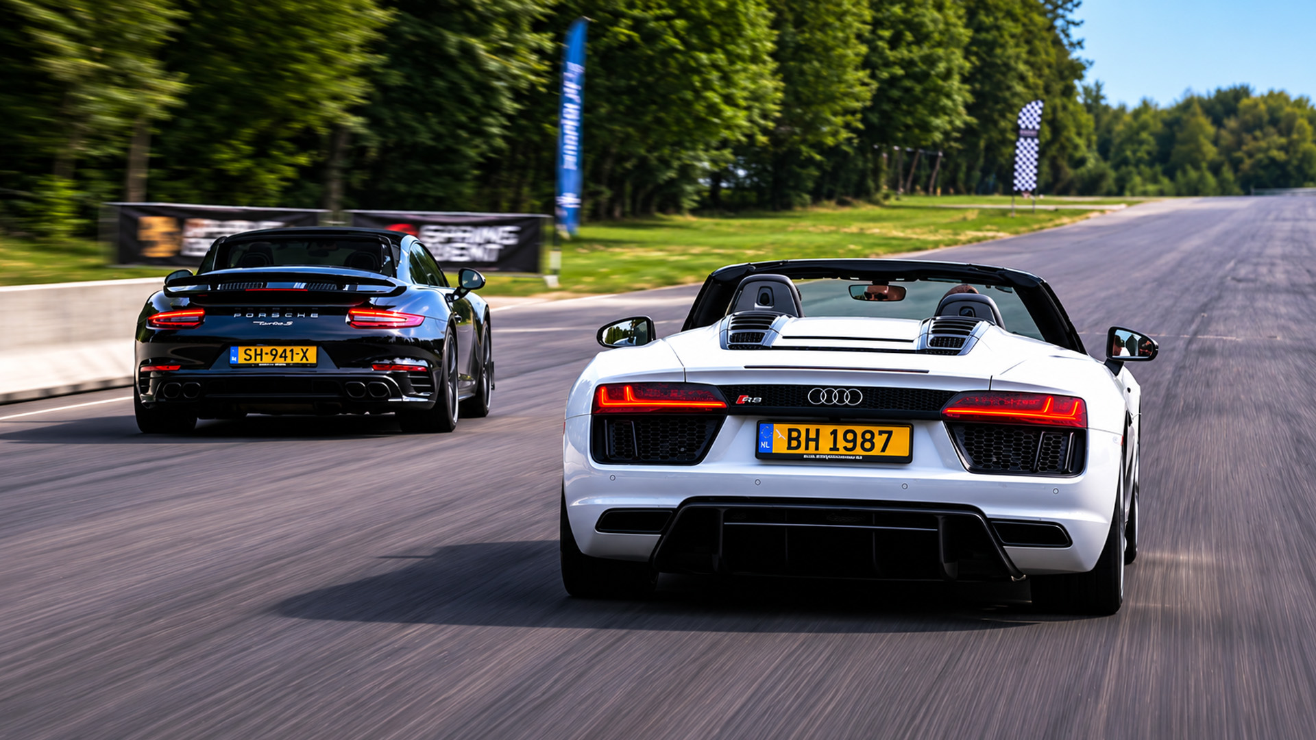 Can a Porsche 991 win against Audi R8 in drag battle?