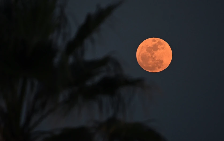 Full moon urges Aquarius to align goals with values