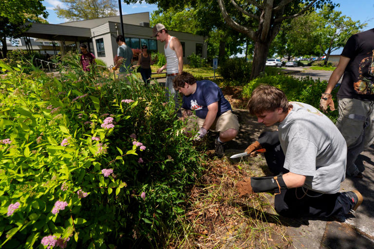 Eugene school's outdoor class combined English, PE. Now it's ending
