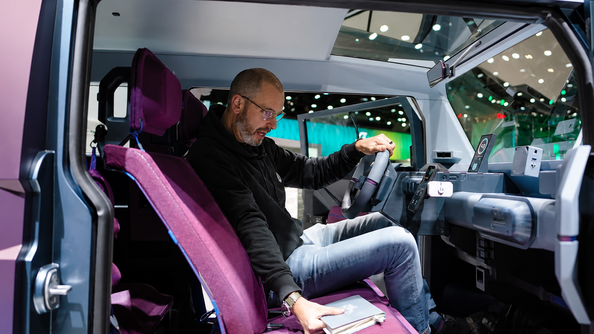 Tiny Dacia hipster SUV has a surprisingly impressive cabin
