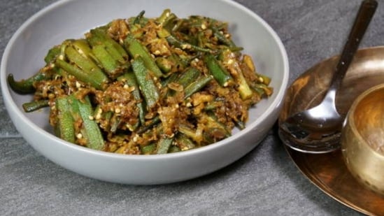 Crispest bhindi masala dry stir fry recipe: Easy to make with basic ...